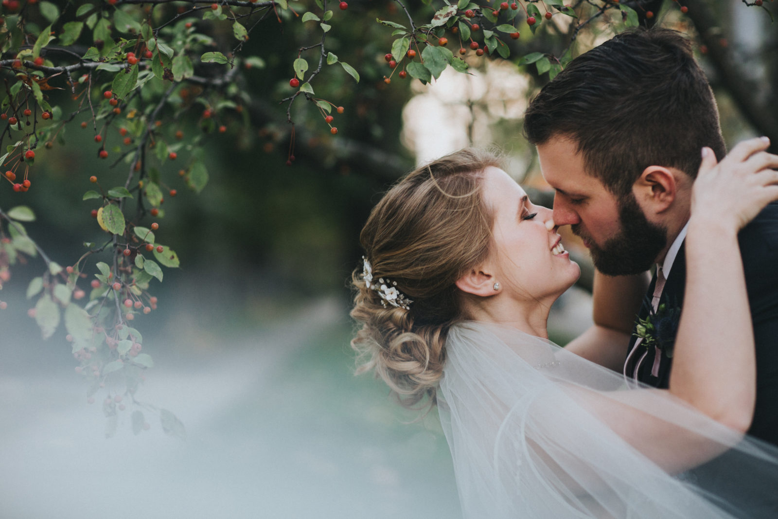 Intimate Wheaton Backyard Wedding | Emily & Nick - megadamik.com