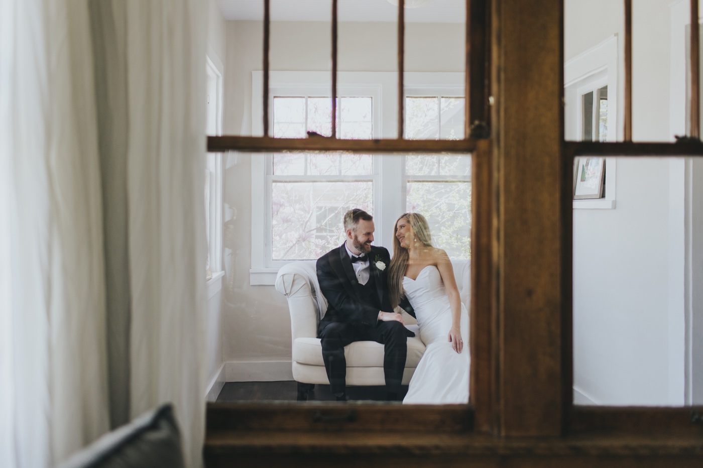Intimate Wilder Mansion Elmhurst Wedding | Caitlin & Jared - megadamik.com